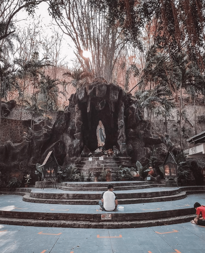 8 Gua Maria di Jogja untuk Wisata Rohani, Khusyuk Berdoa | IDN Times Jogja