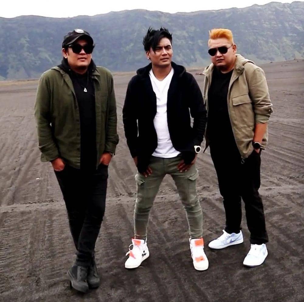 Chord dan Lirik Lagu Jangan Ngarep - Setia Band | IDN Times