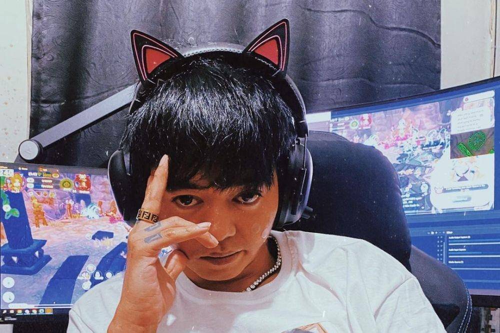 9 Fakta Reza Arap: YouTuber, Gamer, juga Musisi Berbakat! | Duniaku.com