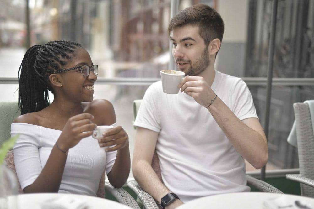 100+ Pertanyaan untuk Pacar agar Tidak Bosan, Dijamin Seru! | IDN Times
