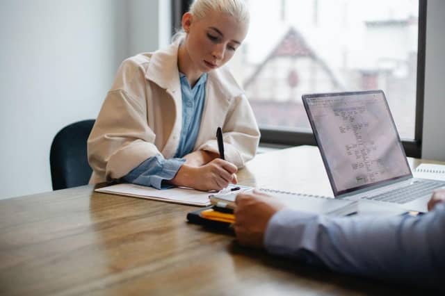 Leasing: Pengertian, Ciri, Jenis dan Contoh Perusahaannya | IDN Times