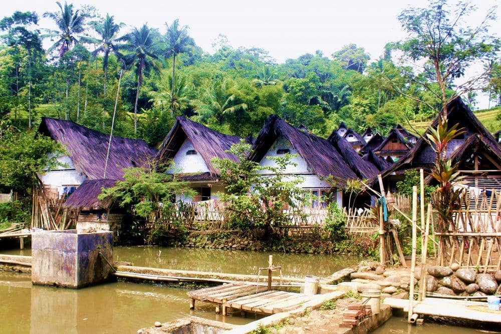 7 Rumah Adat Jawa Barat dan Keunikannya, Sudah Tahu Belum? | IDN Times