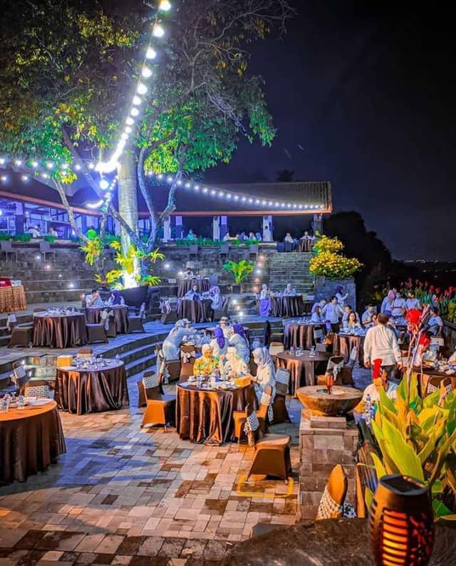 10 Restoran Dekat Candi Prambanan, Didominasi Masakan Jawa | IDN Times ...