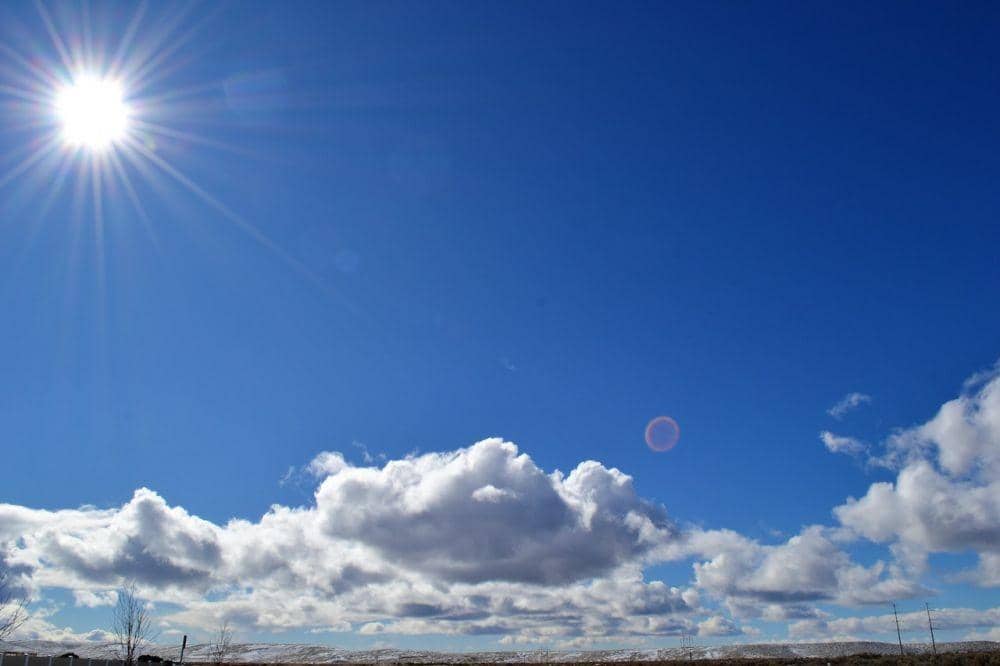 Kenapa Langit Berwarna Biru? Ini 11 Jawabannya | IDN Times