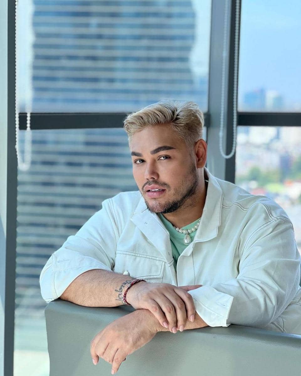 Potret Igun dengan Gaya Rambut Blonde | IDN Times