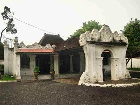 7 Keunikan Rumah Adat Cirebon yang Penuh Nilai Budaya | IDN Times Jabar