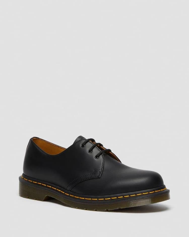 30 Rekomendasi Sepatu Docmart Terbaik yang Bikin Tampil Edgy | IDN Times