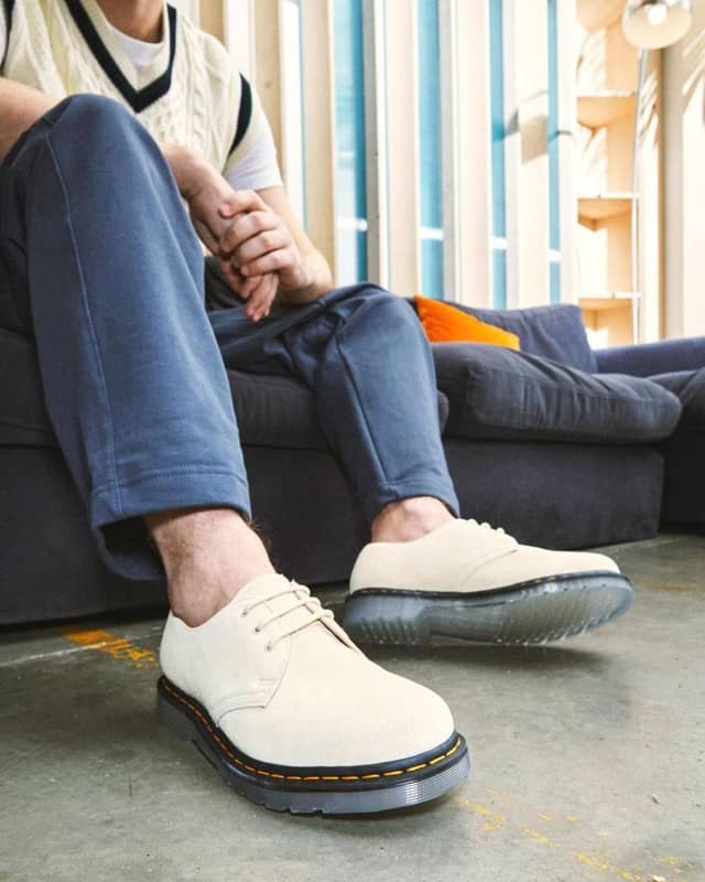 30 Rekomendasi Sepatu Docmart Terbaik yang Bikin Tampil Edgy | IDN Times