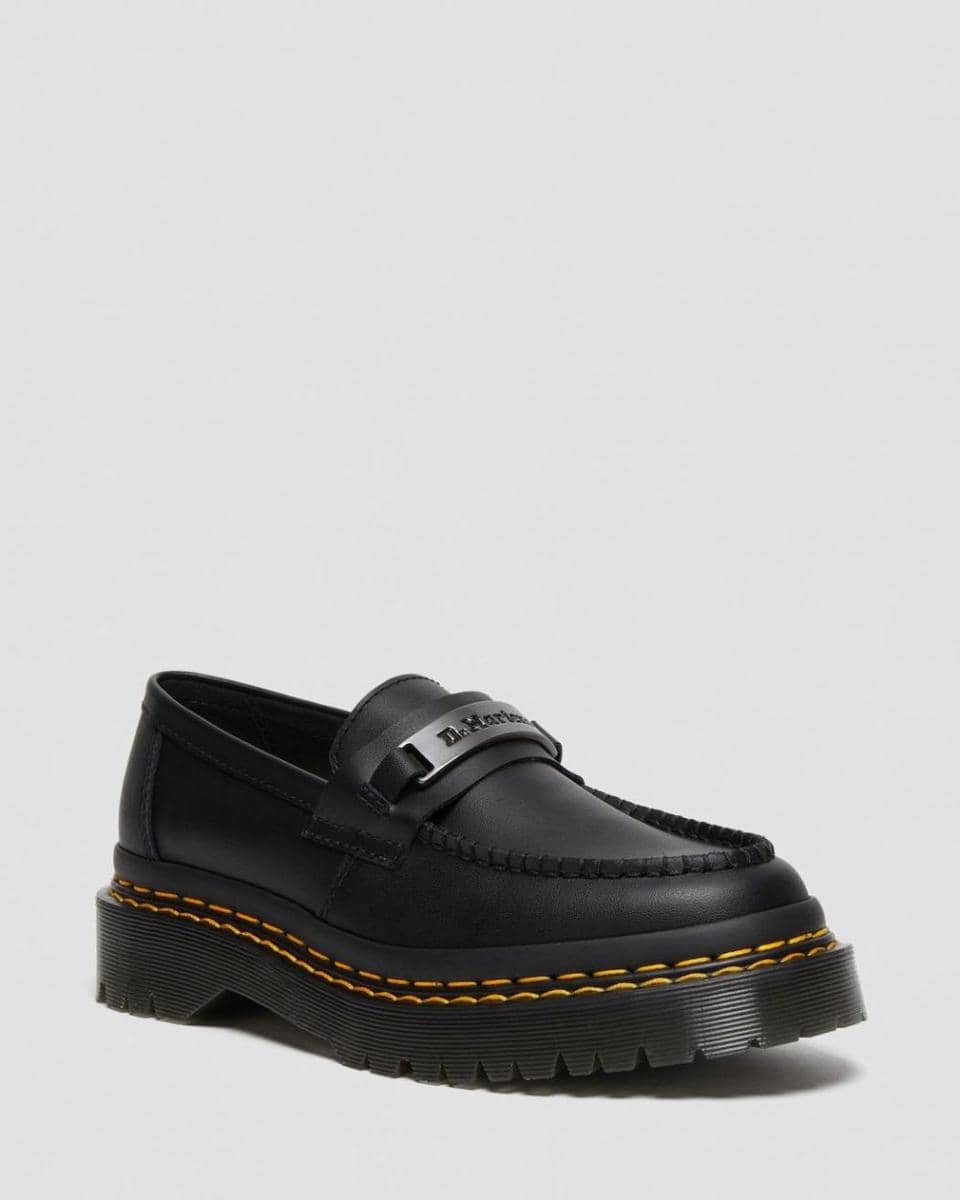30 Rekomendasi Sepatu Docmart Terbaik yang Bikin Tampil Edgy | IDN Times