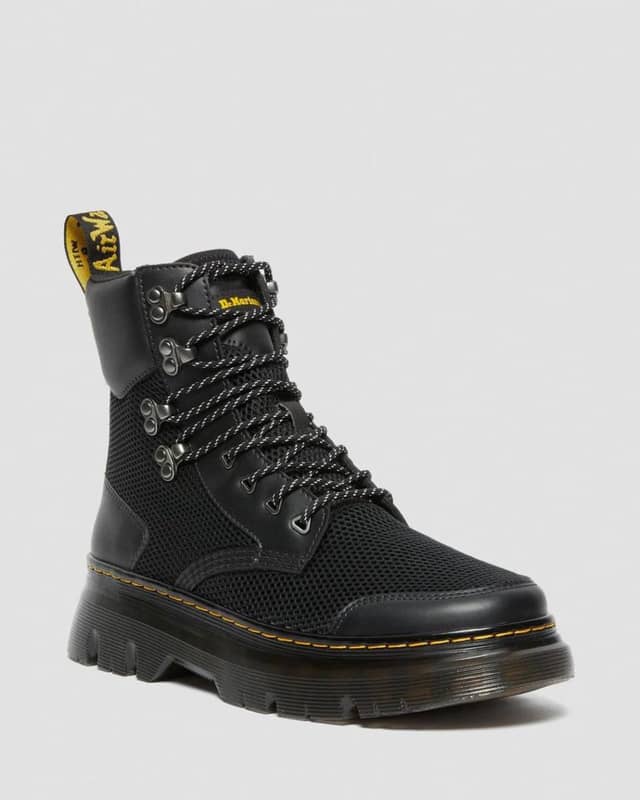 30 Rekomendasi Sepatu Docmart Terbaik yang Bikin Tampil Edgy | IDN Times