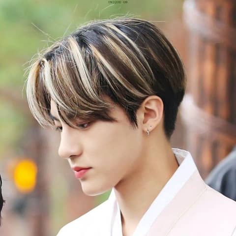 12 Ide Model Gaya Rambut Two Block ala Pria Korea, Kekinian! | IDN Times