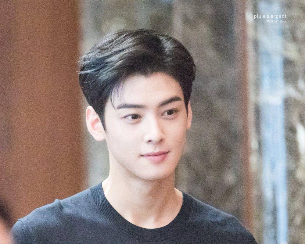 12 Ide Model Gaya Rambut Two Block ala Pria Korea, Kekinian! | IDN Times