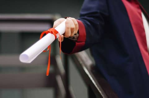 Perbedaan Gelar Doktor dan Profesor, Ini Tugas Keduanya! | IDN Times