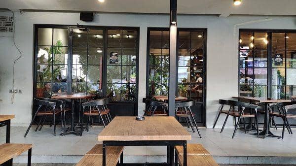 7 Cafe WFC Tebet Paling Nyaman buat Kerja dan Nugas | IDN Times