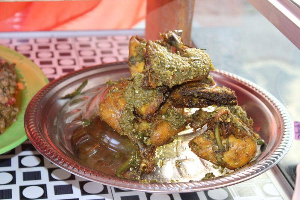 5 Olahan Ayam Paling Favorit di Rumah Makan Padang, Kalap! | IDN Times