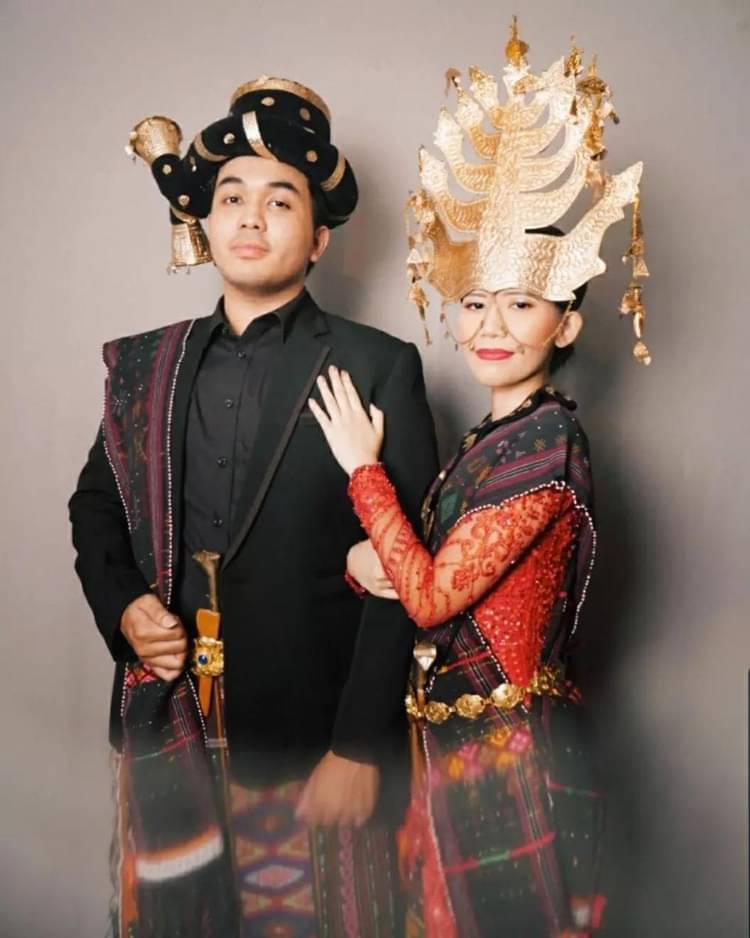 8 Jenis Pakaian Adat Sumatra Utara | IDN Times