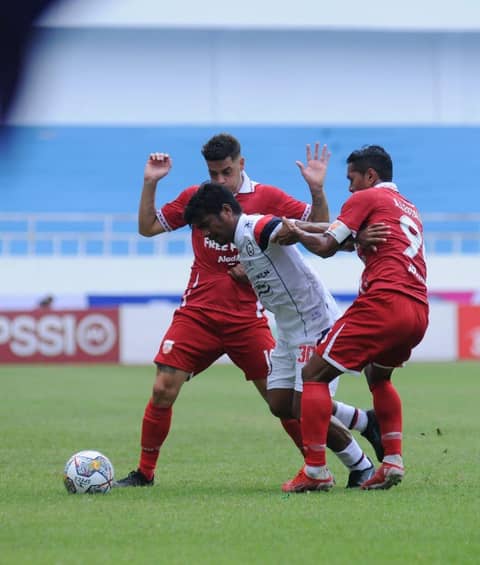 11 Posisi Pemain Sepak Bola dan Tugasnya | IDN Times
