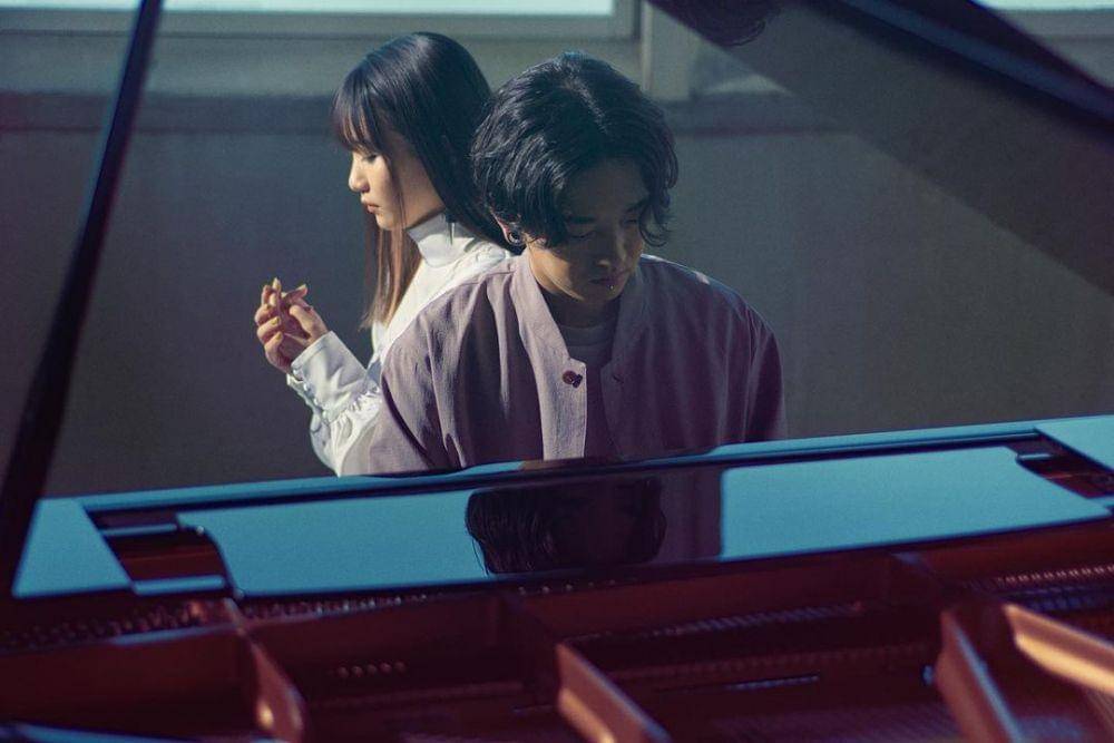 9 Fakta YOASOBI, Band Duo Asal Jepang dengan Konsep Unik! | Duniaku.com