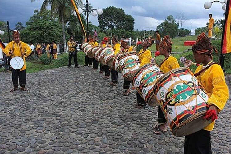 7 Contoh Alat Musik Membranofon, Tradisional hingga Modern | IDN Times