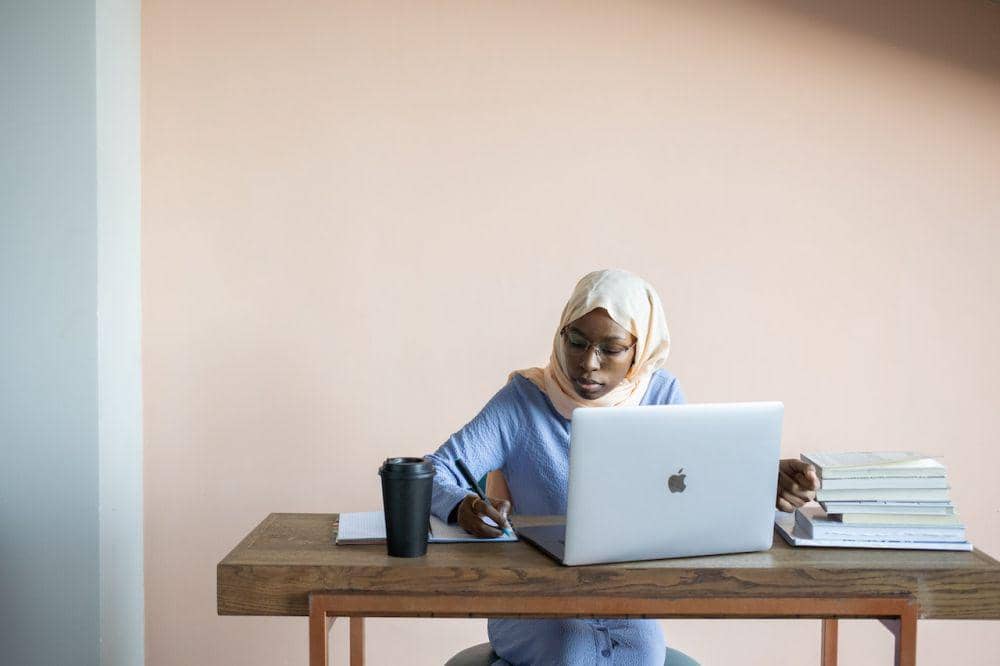 Membuat Draf Artikel dengan Four-Draft Method | IDN Times