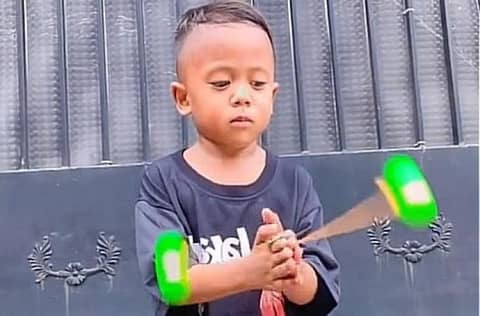 5 Fakta Lord Arnold, Bocil Viral Jago Main Lato-lato | Duniaku.com