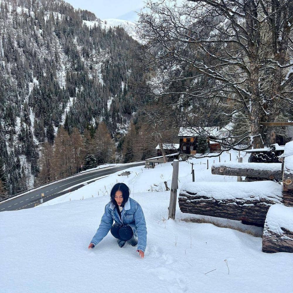 10 Potret Liburan Novia Bachmid di Swiss, Asyik Main Salju! | IDN Times