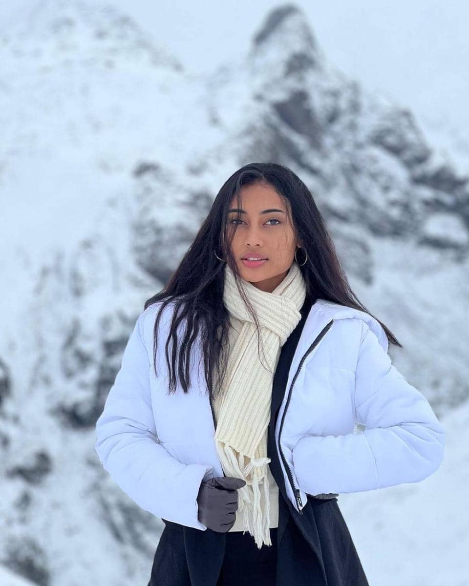 10 Potret Liburan Novia Bachmid di Swiss, Asyik Main Salju! | IDN Times