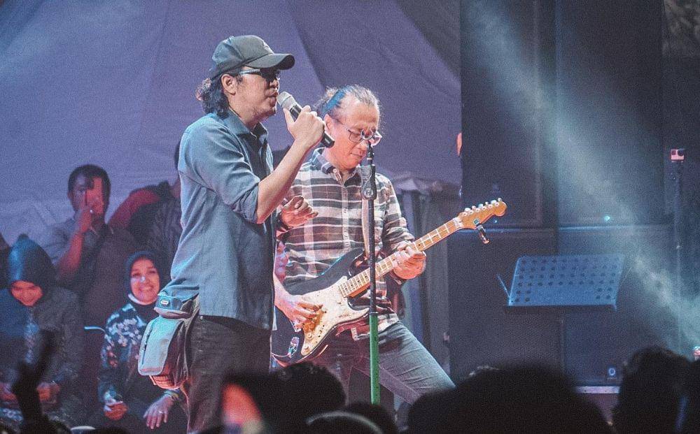 Profil Sabrang Mowo, Putra Cak Nun yang juga Vokalis Letto | IDN Times ...