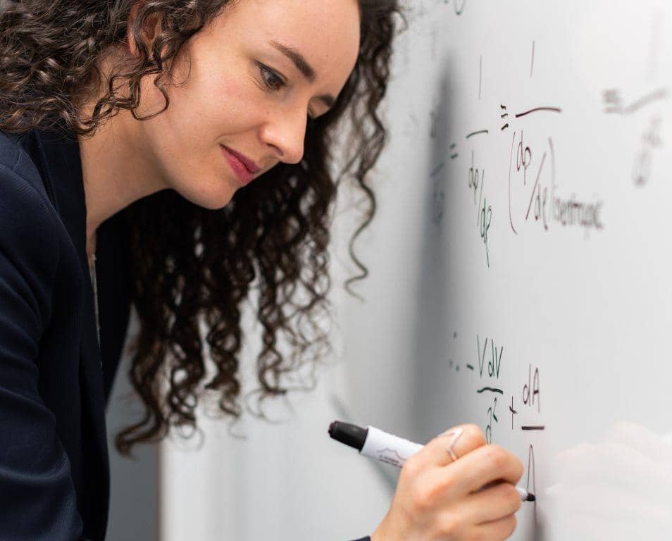 Rumus Pengenceran dan Pencampuran Larutan untuk Kimia SMA | IDN Times