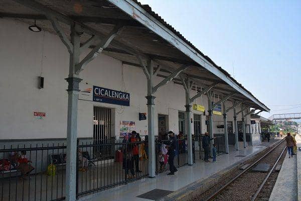 14 Daftar Stasiun Bandung Paling Ikonik | IDN Times