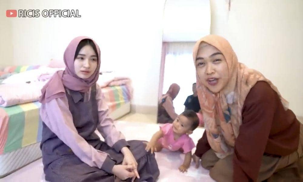 Biodata dan Profil Catheez, Dicecar Ria Ricis Soal Keluarga | IDN Times