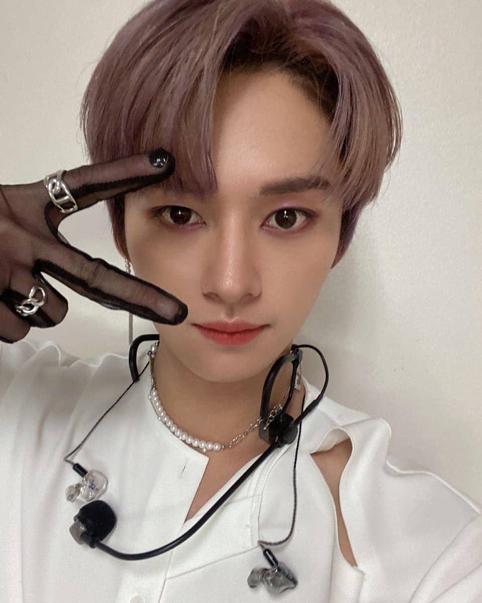 5 Alasan Idol KPop Butuh In-Ear Monitor saat di Panggung | IDN Times