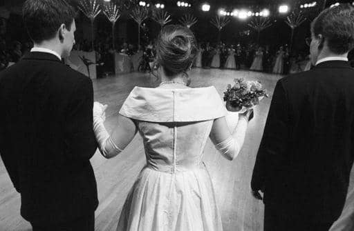 5 Fakta Prom Night, Dulunya Jadi Tradisi Bangsawan Lho! | IDN Times