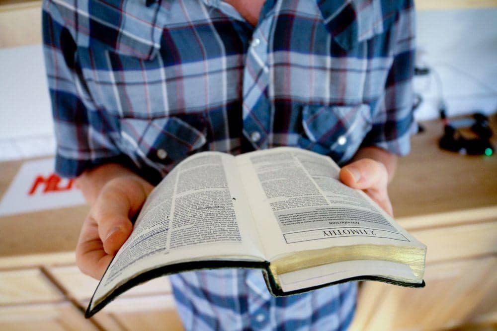 12 Ayat Renungan Alkitab Saat Merasa Khawatir Masa Depan | IDN Times