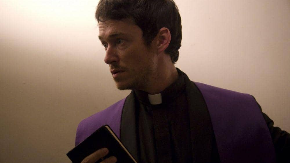 15 Film tentang Pastor yang Menegangkan, Berani Nonton? | IDN Times