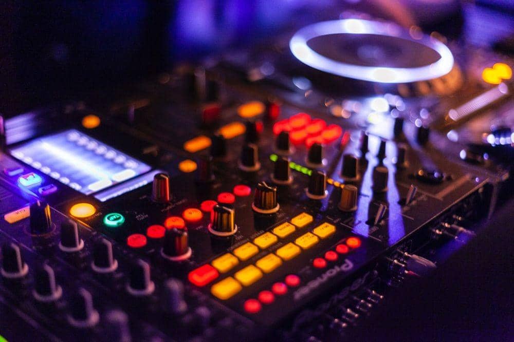 10 Genre Musik, Penjelasan dan Ciri Khasnya | Duniaku.com