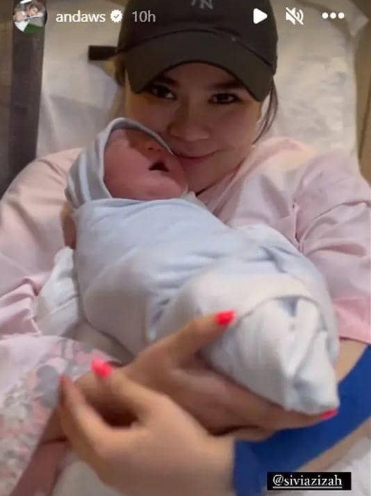 Transformasi Sivia Azizah, Dari Idola Cilik Kini Jadi Ibu | IDN Times