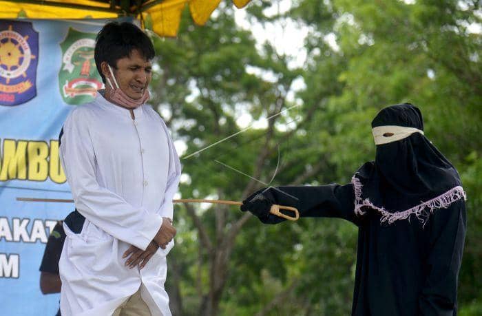 10 Hadis dan Ayat Al-Qur'an tentang Zina, Ditimpa Azab Pedih | IDN Times