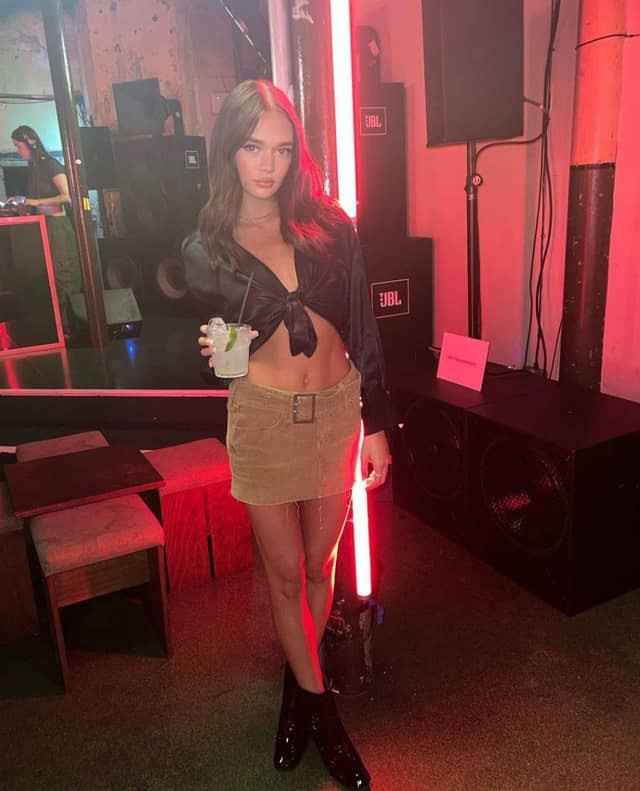 9 Ide Outfit Party ala Daisy Tomlinson, Jadi Pusat Perhatian | IDN ...