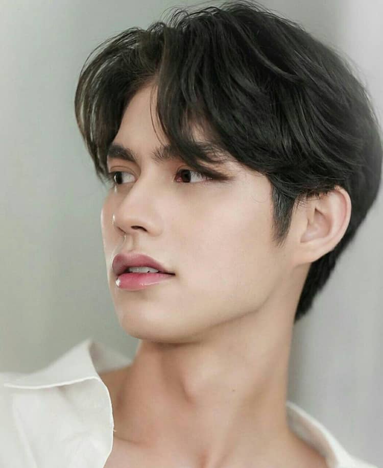 10 Variasi Potongan Rambut Comma Hair, Wajib Banget Dicoba! | IDN Times