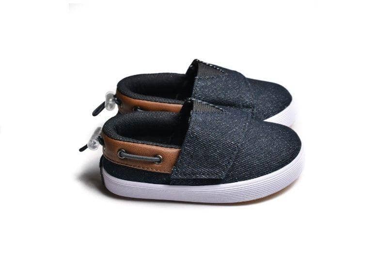 10 Rekomendasi Merek Sepatu Anak Laki-Laki Terbaik | IDN Times