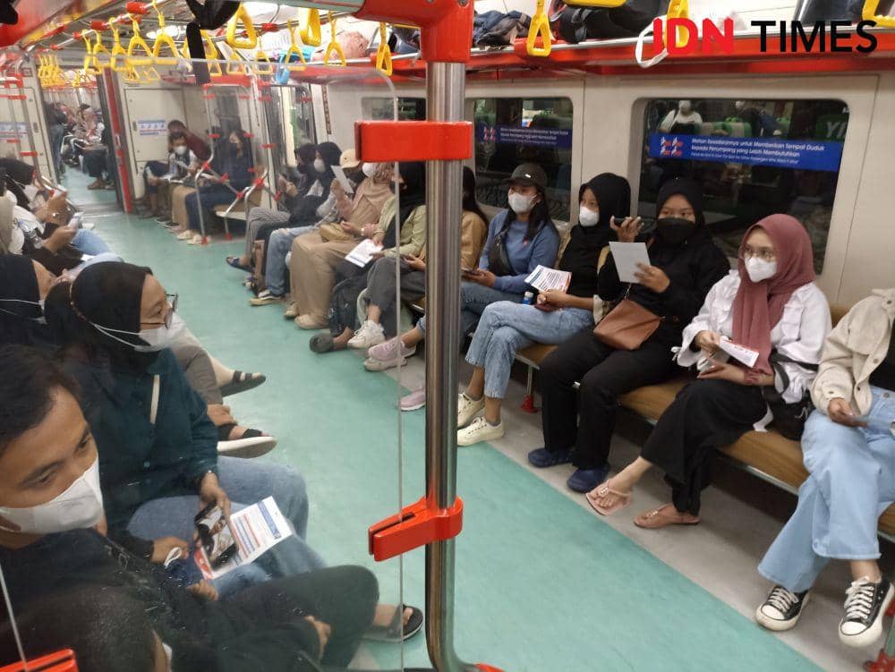 Perbedaan Tiket First Class dan Business Class Kereta Whoosh | IDN Times