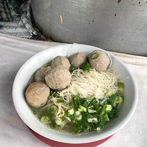 8 Tempat Makan Bakso di Jakarta Paling Enak dan Dagingnya Terasa | IDN ...