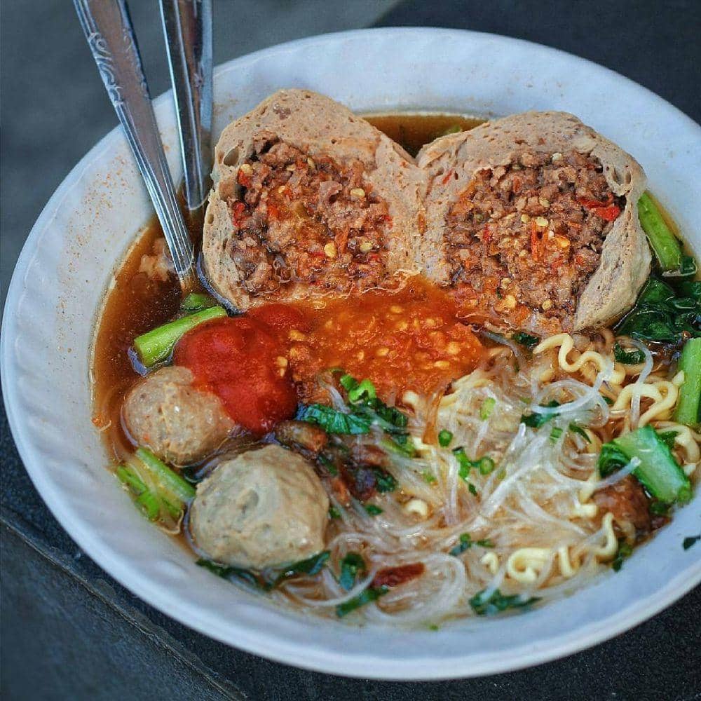 8 Tempat Makan Bakso di Jakarta Paling Enak dan Dagingnya Terasa | IDN ...