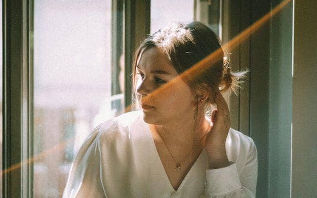 [QUIZ] Jawab Kuis Singkat Ini untuk Tahu Persentase Sifat Introvert ...