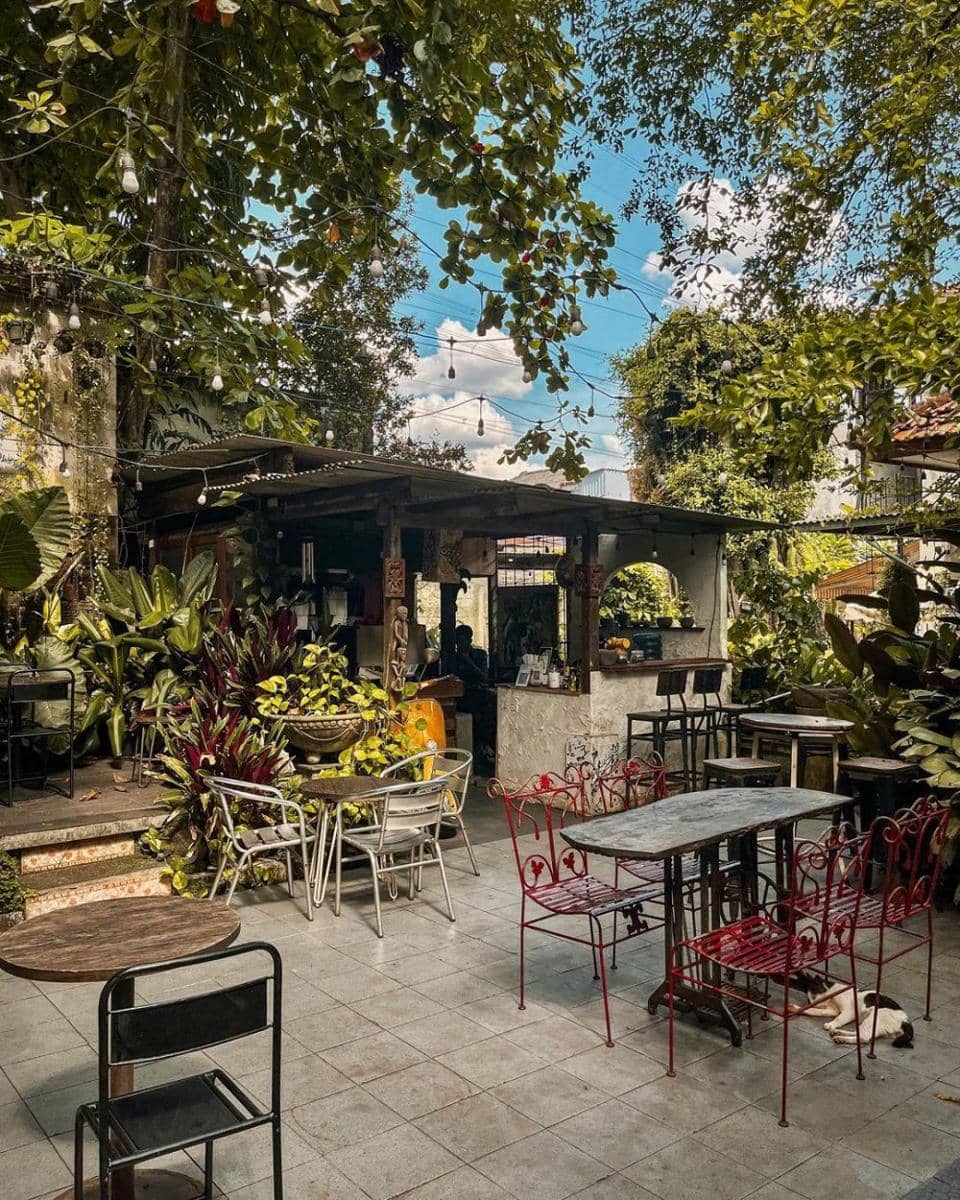 7 Cafe dan Resto Outdoor di Ciputat Tangerang Selatan, Sejuk | IDN Times