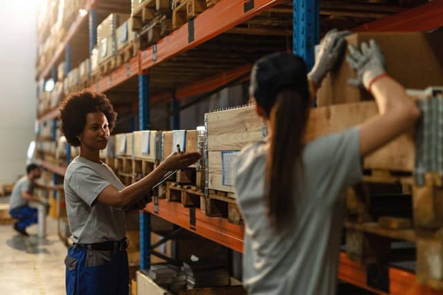 Pengertian Merchandise, Fungsi, dan Jenisnya | IDN Times