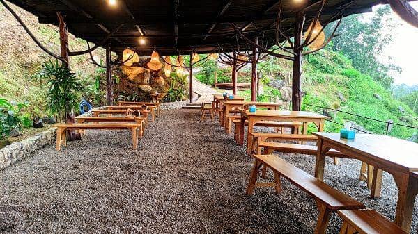 17 Cafe Trawas Terbaru yang Asyik buat Nongkrong, Asri Lho! | IDN Times