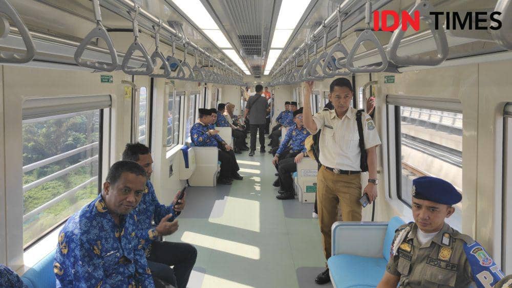Cara Naik LRT Jabodebek, Lengkap Daftar Stasiun dan Rute | IDN Times