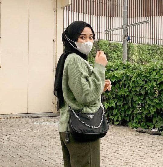 9 Warna Jilbab yang Cocok Dipadukan Baju Hijau Sage | IDN Times